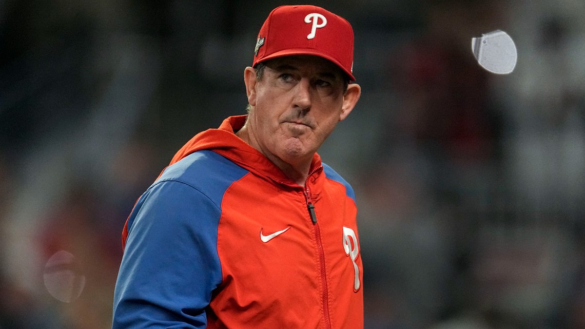 Phillies reach agreement with Rob Thomson to keep him in the dugout ...