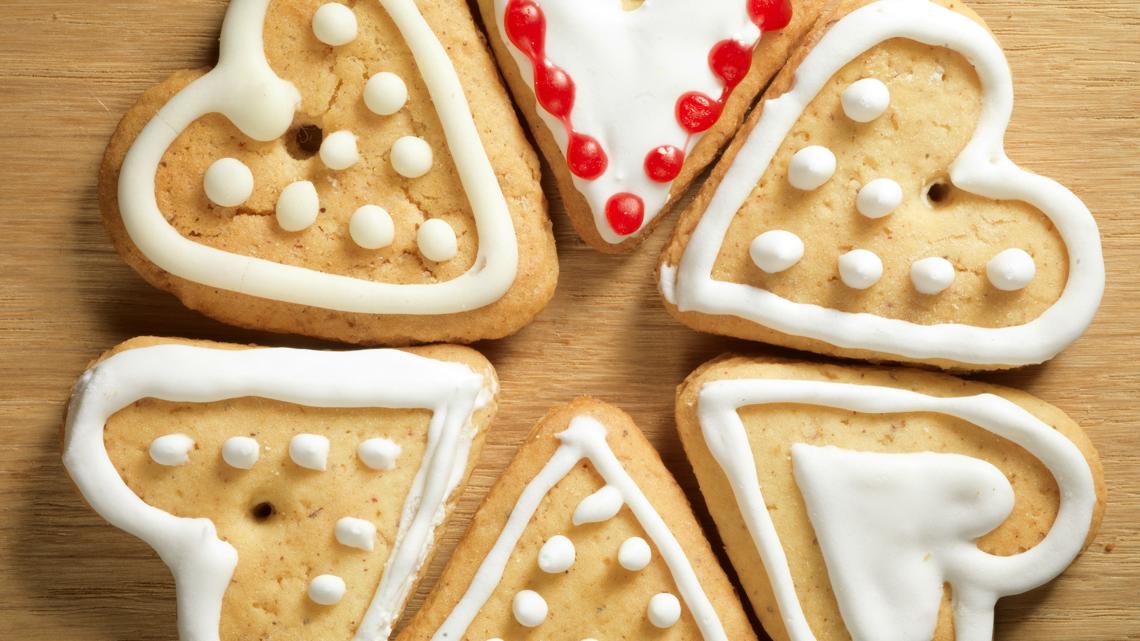 TSA officers give recipes to favorite holiday cookies | fox43.com
