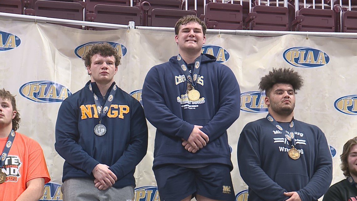 State Wrestling finals see two repeat champs from district III | fox43.com