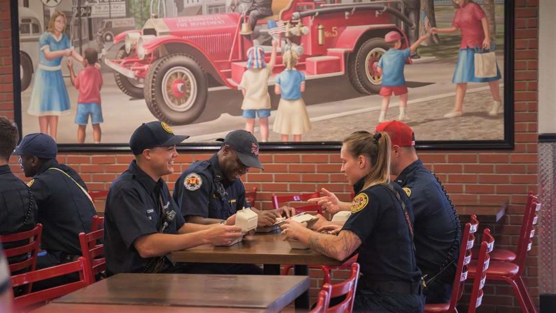 Firehouse Subs offering free subs to first responders on Friday | fox43.com