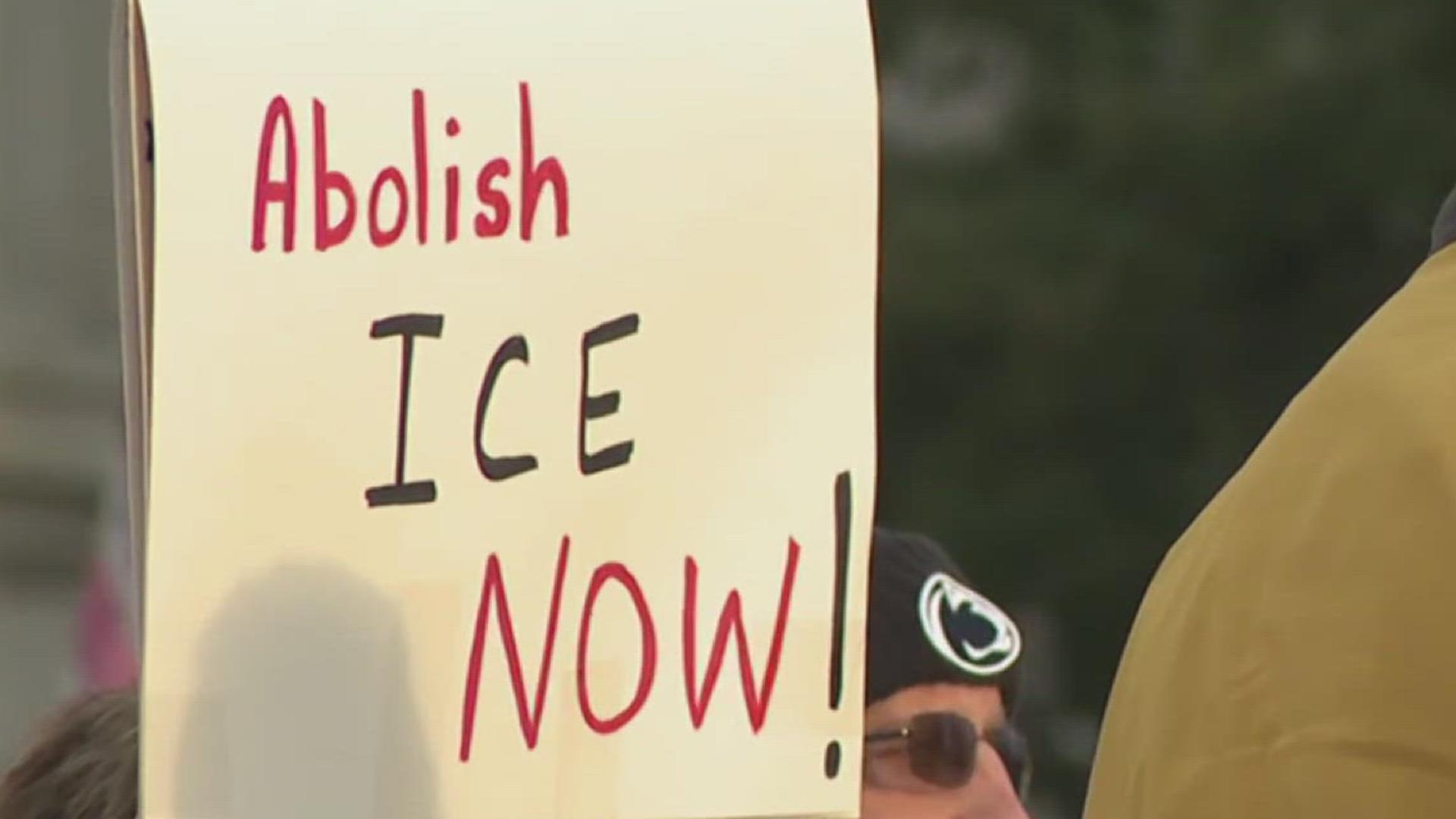 Anti-ICE rally held at Pa. State Capitol following Minneapolis shooting ...