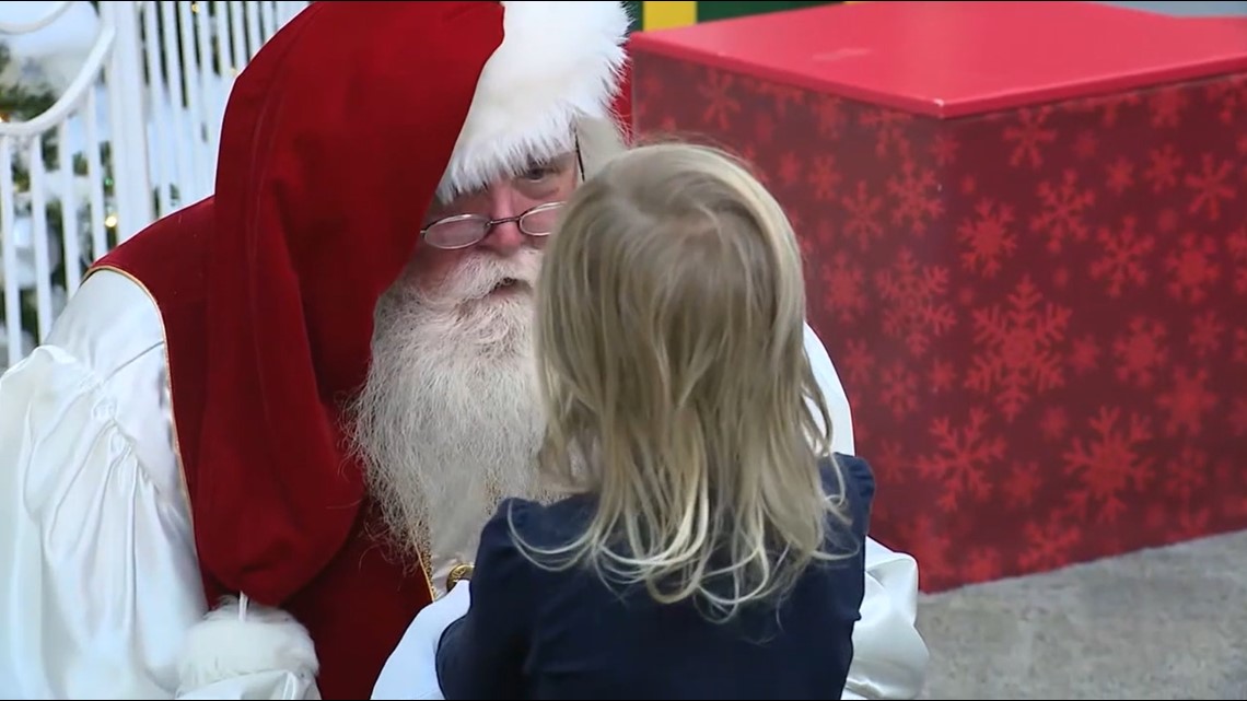 Santa visits York Galleria Nov. 23 through Dec. 24 | fox43.com