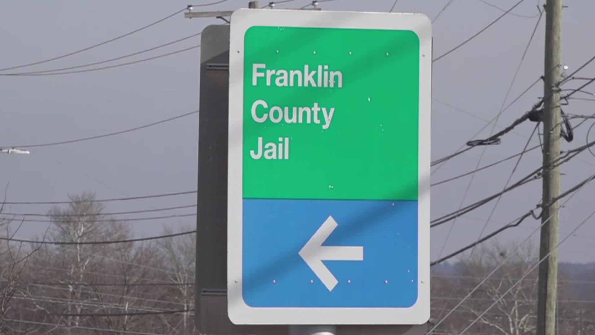 2 injured in shooting involving federal agents in Oregon | fox43.com