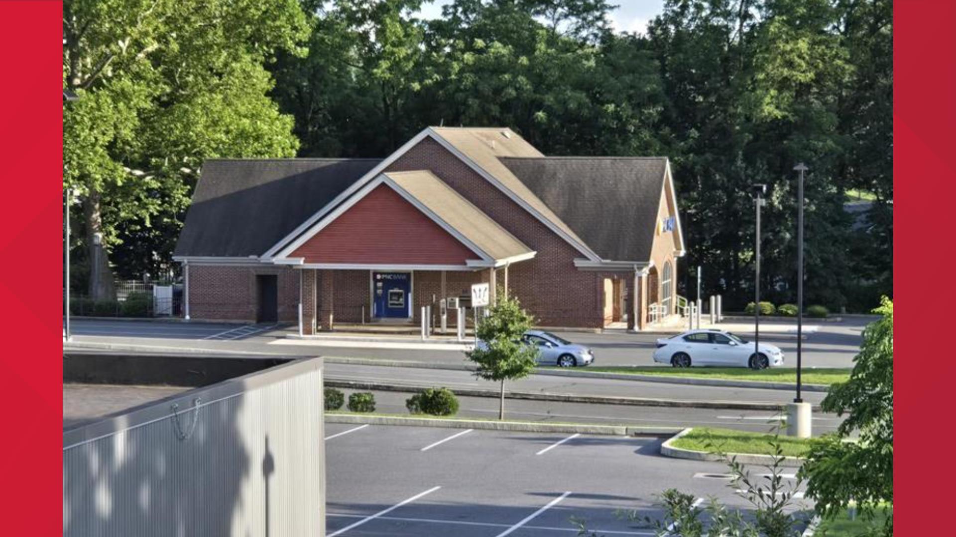 Lancaster police respond to report of explosive at PNC Bank | fox43.com