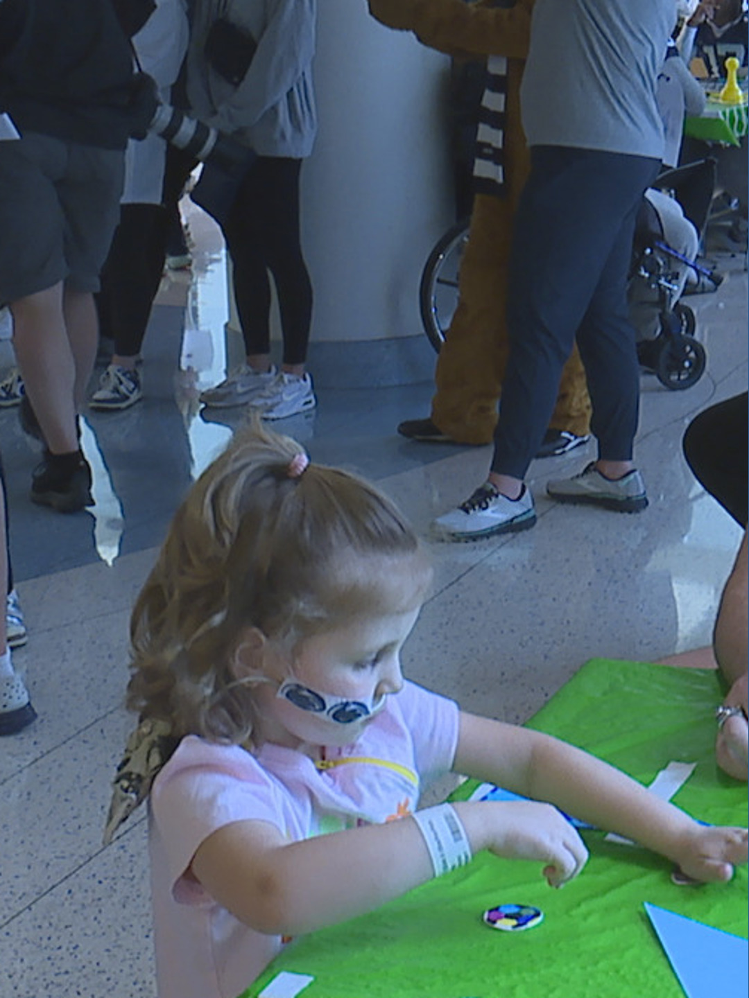 Penn State players bond with kids at children's hospital | fox43.com