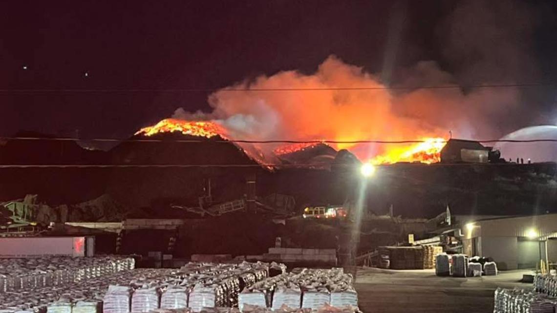 Spring Grove mulch fire: Crews working into second day | fox43.com