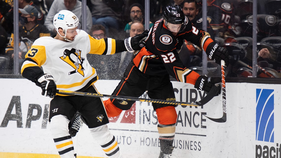 Penguins' Teddy Blueger out 6-to-8 weeks after jaw surgery | fox43.com