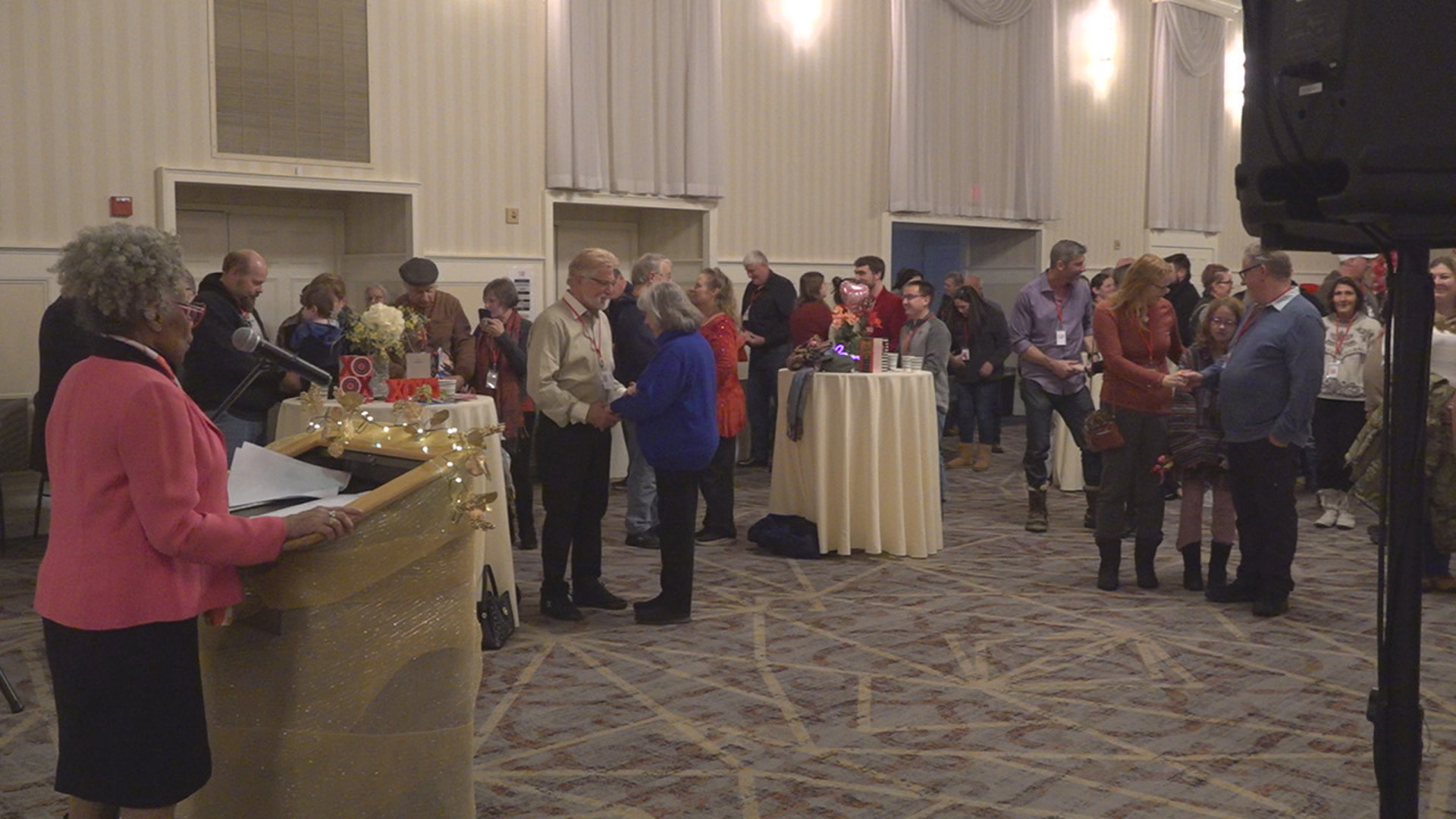 Couples have wedding vows renewed during 2nd annual Gettysburg Loves ...