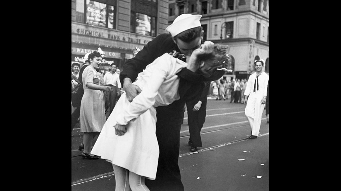 Man who claimed to be the sailor who kissed WWII goodbye in Times ...