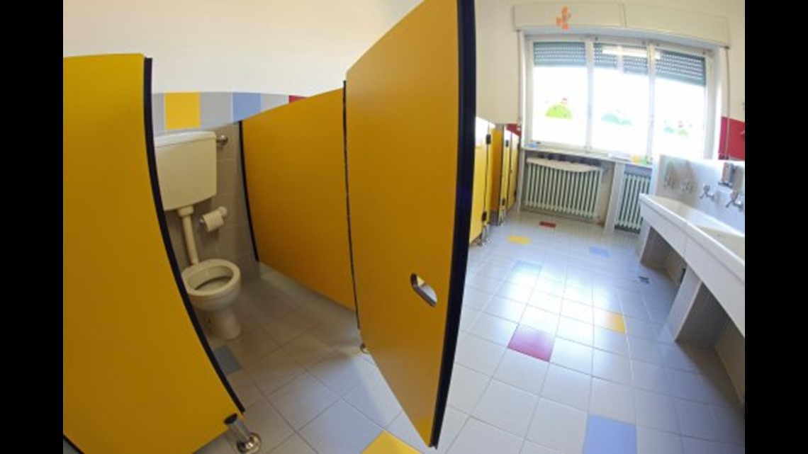 No gloves, no plunger: Teacher orders third grader to unclog toilet ...
