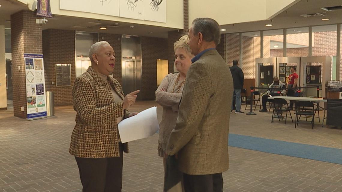 Harrisburg city leaders argue over trash billing | fox43.com