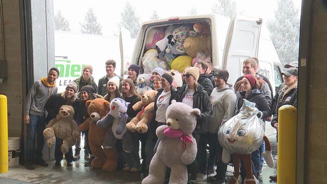 Hershey team hurries to turn tossed teddy bears into smiles | fox43.com