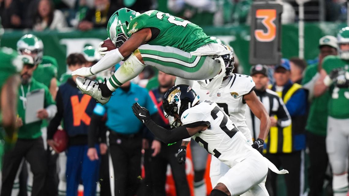 Running backs the center of attention when Barkley and Henry face off ...