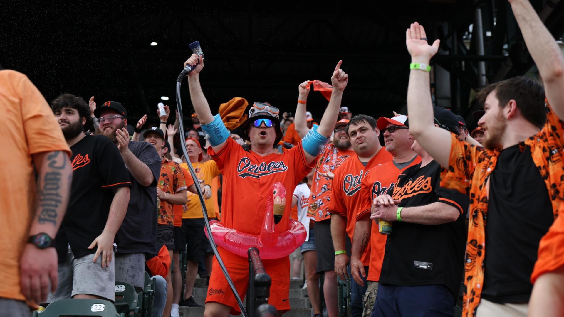 Orioles fans soak up the fun in Camden Yards' 'Bird Bath' | fox43.com