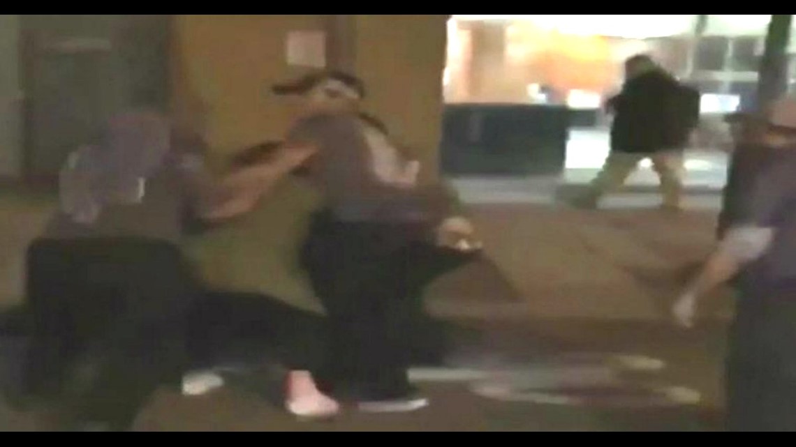 Video Shows 6 Taco Bell Employees Beat Up Man And His Girlfriend