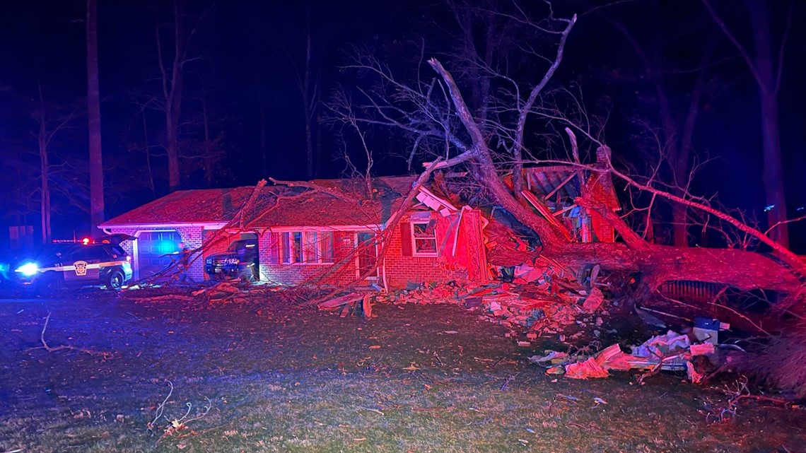 Tree falls into house on US 94 in Cumberland County | fox43.com
