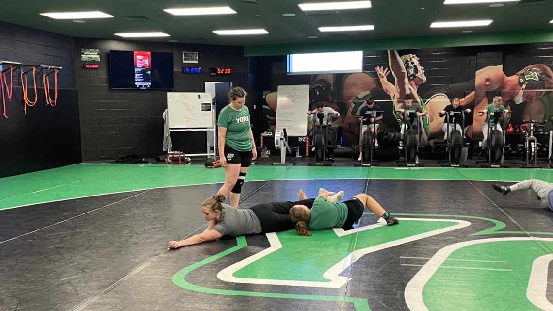 York College makes history with first ever women's wrestling team ...