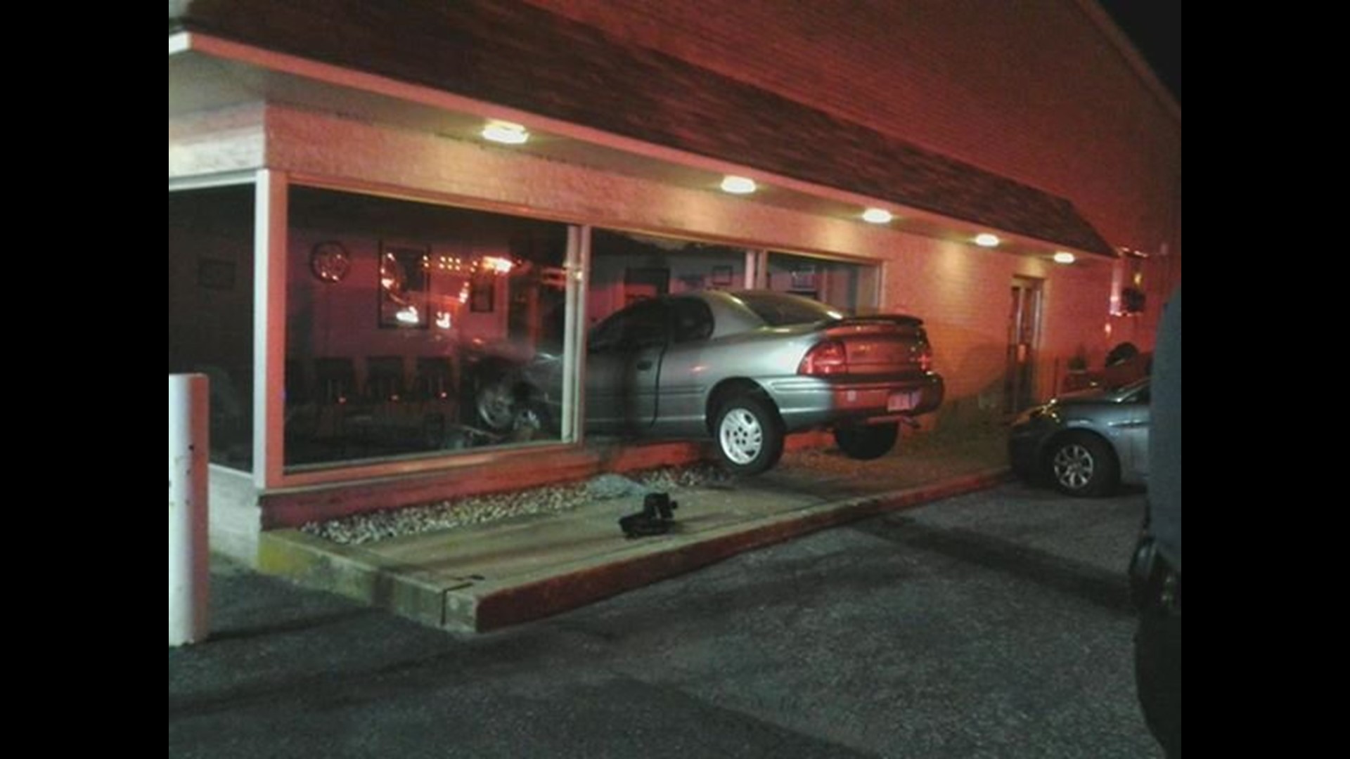 Car crashes through window of auto body shop in New Holland | fox43.com