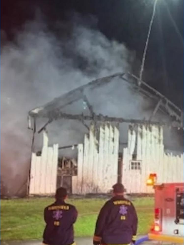 Crews put out large barn fire in Lancaster County | fox43.com
