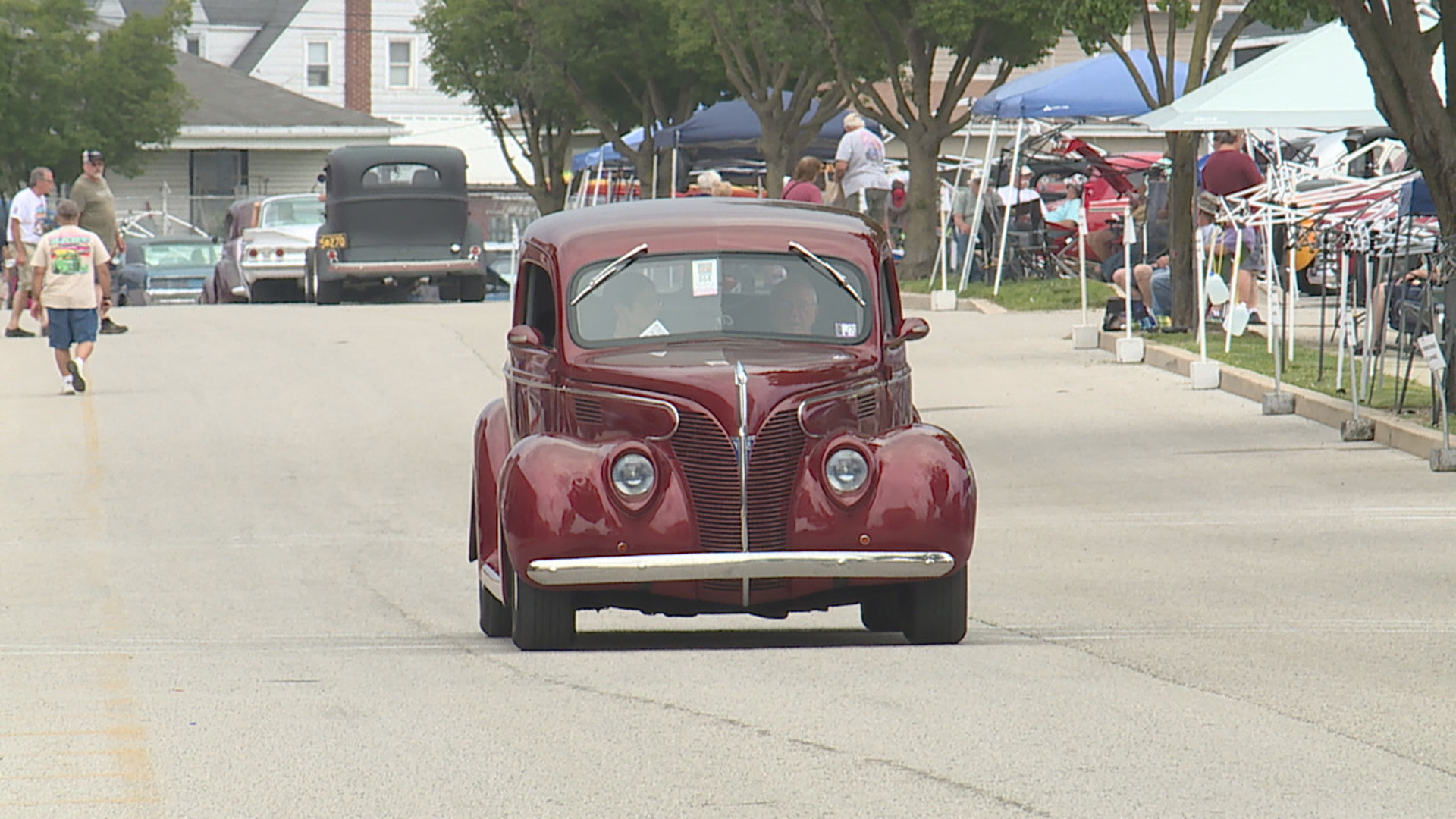 Car enthusiasts revel at 51st Street Rod Nationals East in York | fox43.com