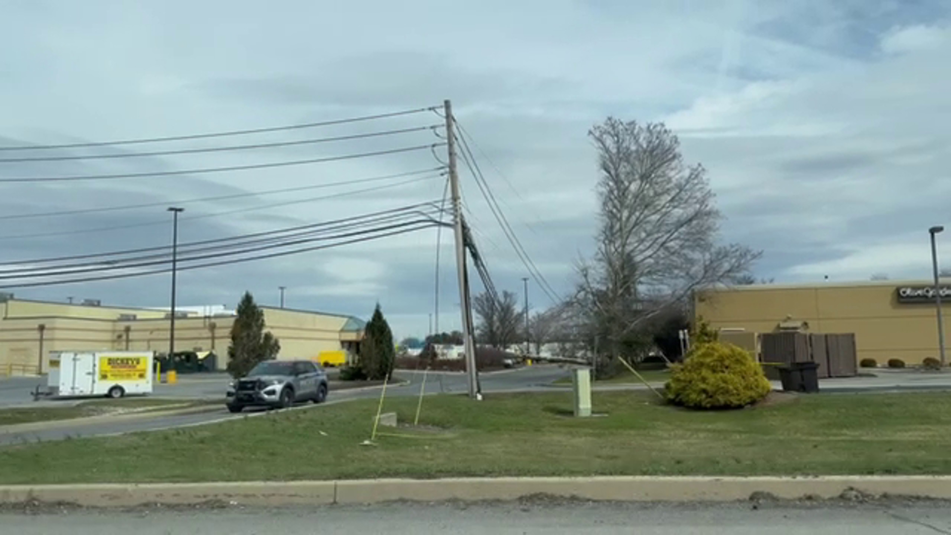 PPL responding to down power lines in Mechanicsburg | fox43.com