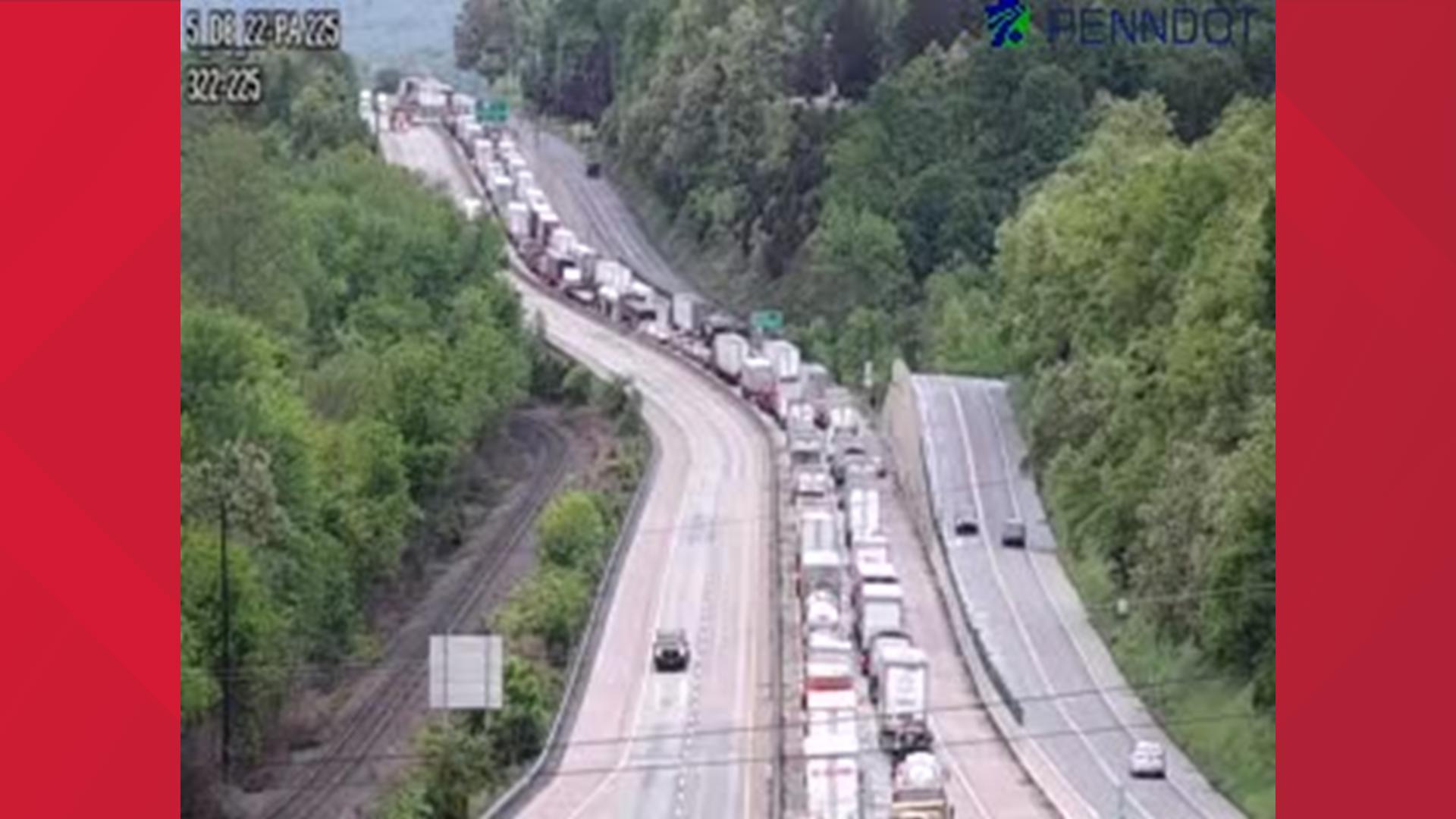 US 22/322 crash causes major traffic delays in Dauphin County | fox43.com