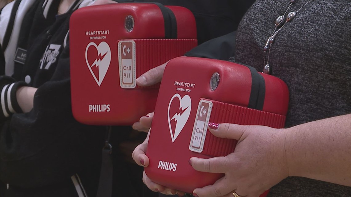 Shamrocks raise funds for four AEDs with rushing touchdowns | fox43.com