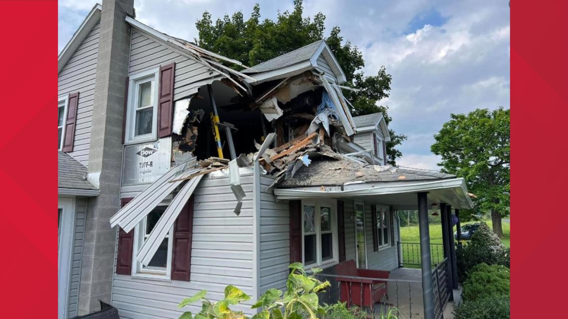 Car crashes into Mifflin County home | fox43.com