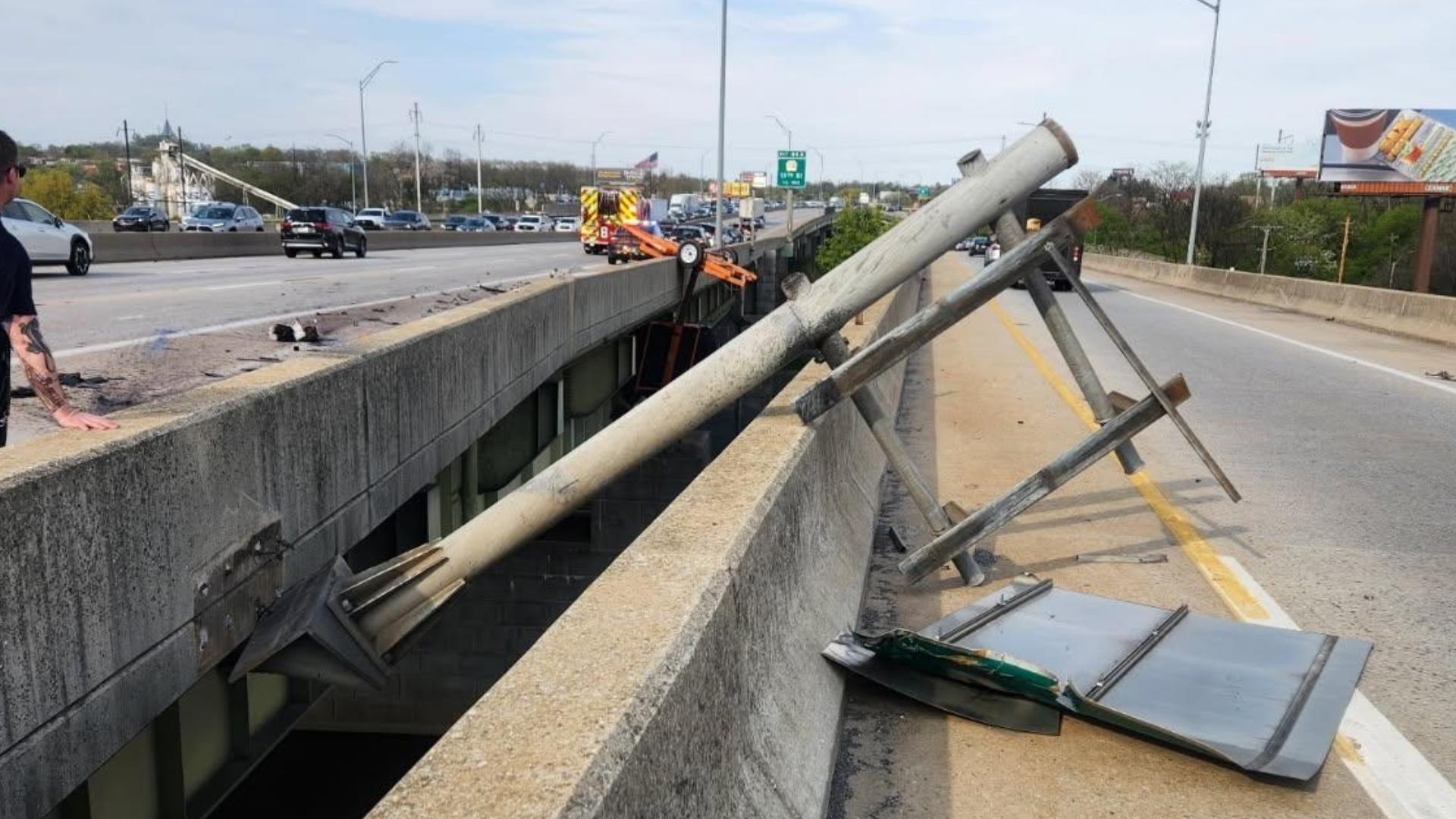 Multi vehicle crash on I-83 knocks over message board and exit sign ...