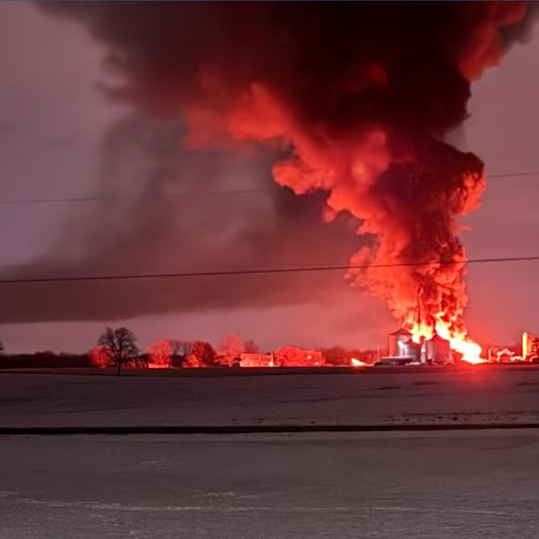 Emergency crews respond to large barn fire in Cumberland County | fox43.com