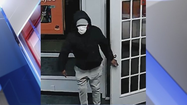 Police searching for suspect in Boost Mobile robbery | fox43.com