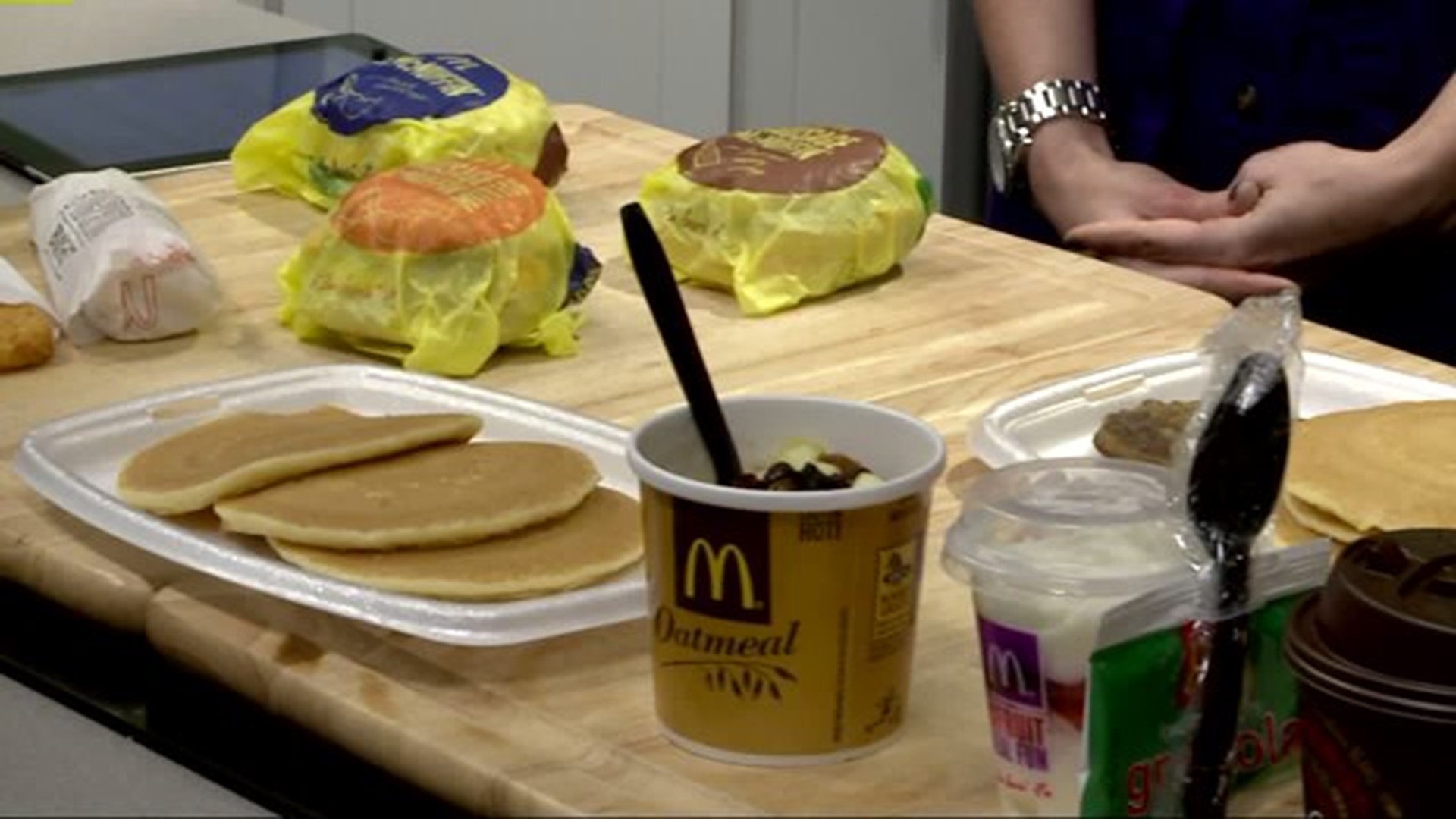 McDonald’s rolls out all day breakfast menu | fox43.com