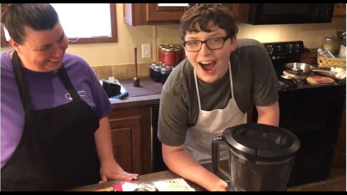 Teenage chef with autism uses baking to overcome bullying | fox43.com
