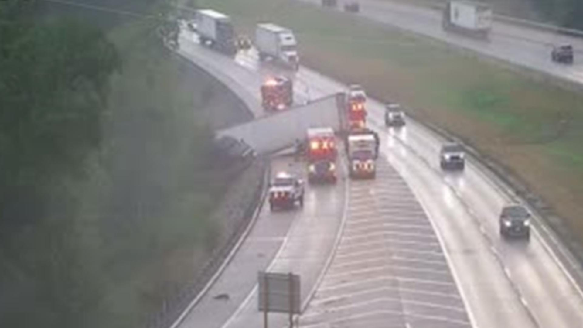 I-81 North reopens after crash between tractor trailer, pickup truck | fox43.com