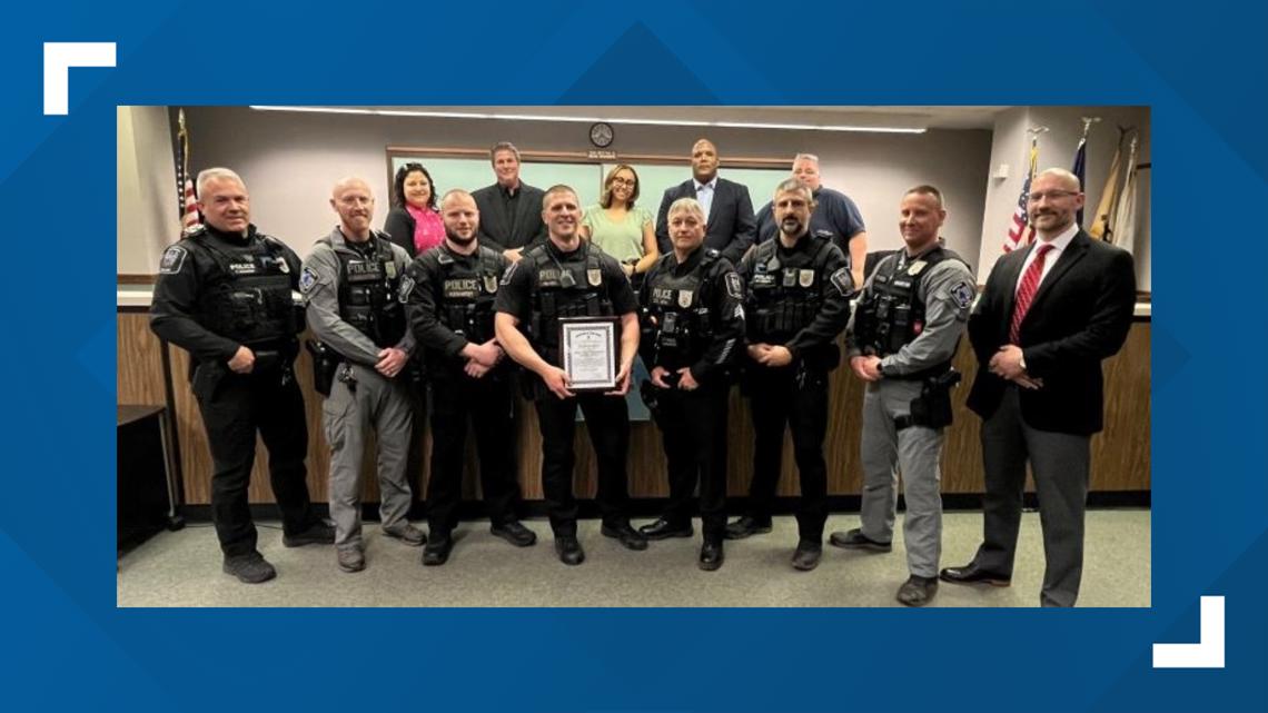 Officer Anthony Glass earns Officer of the Year award | fox43.com