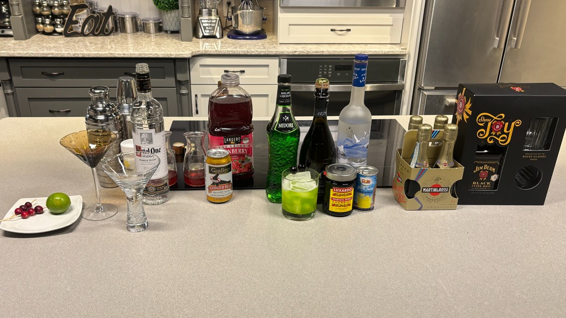 Holiday cocktails to liven your spirits | fox43.com