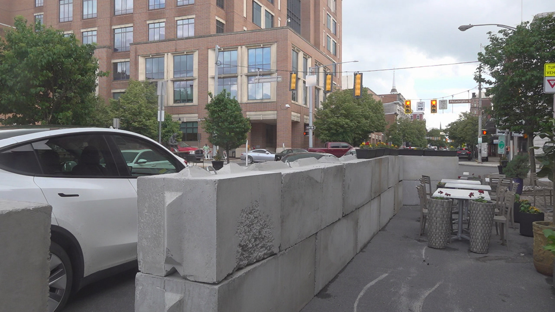 Outdoor dining will return to downtown York beginning May 2 | fox43.com