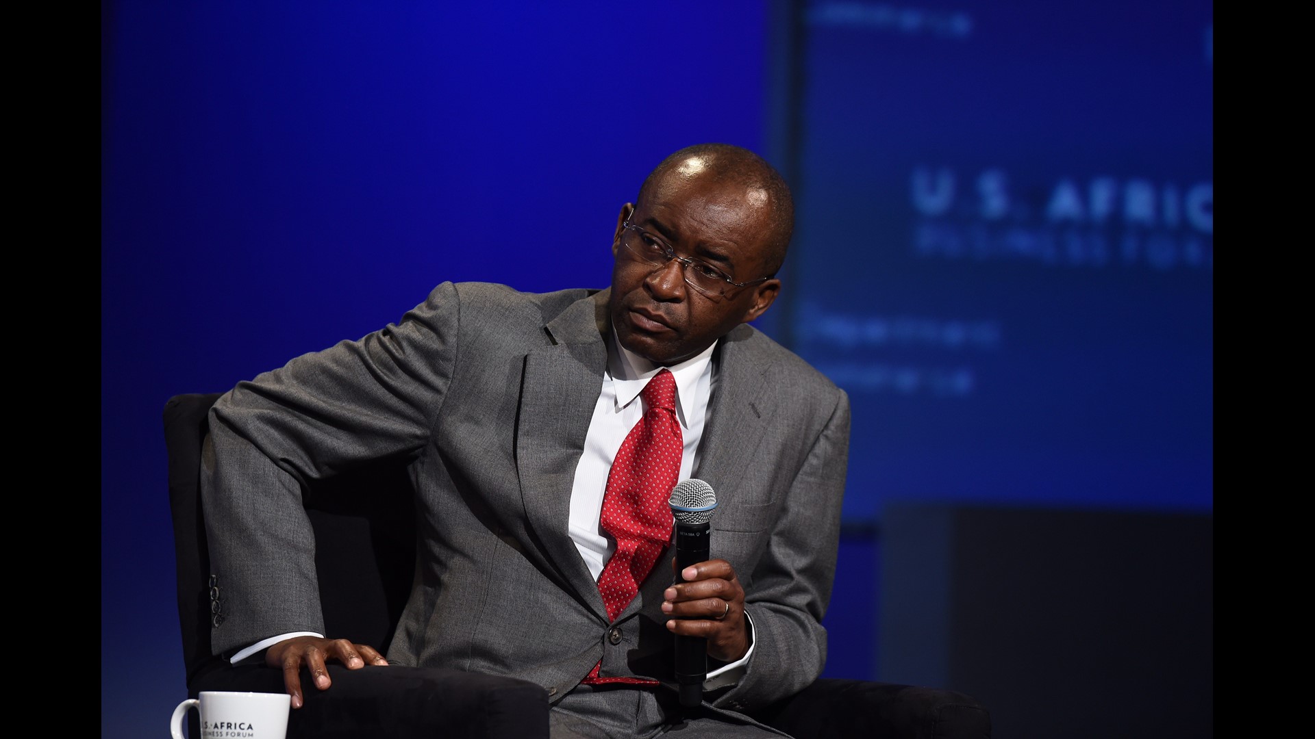 Zimbabwean billionaire pays striking doctors to return to work | fox43.com