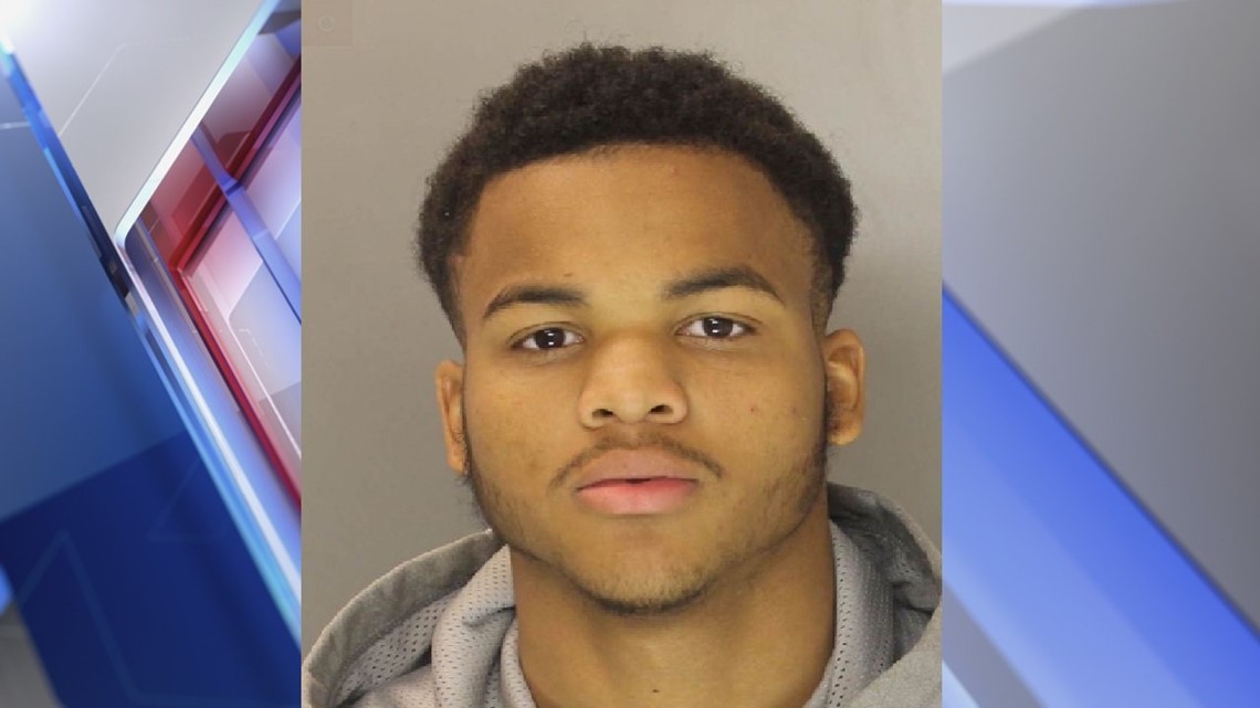 Penbrook man accused of making series of fake iPhone sales | fox43.com