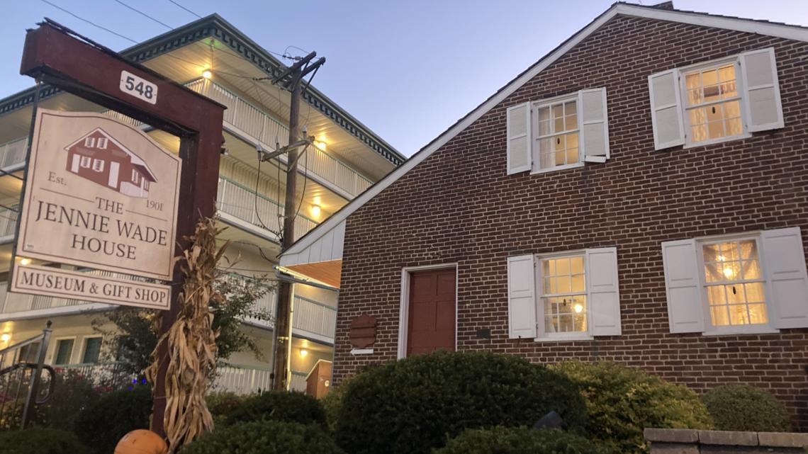 Halloween Hauntings | Gettysburg ghost tours provide fright, history ...