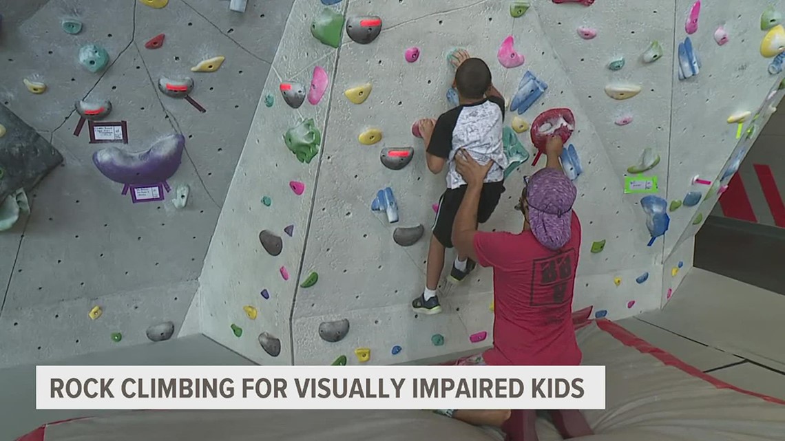 Alex Cawley | Anchor/Sports Anchor | fox43.com