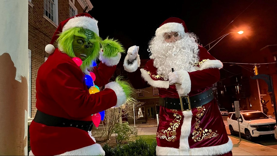 Santa Parade brings holiday cheer to York City | fox43.com