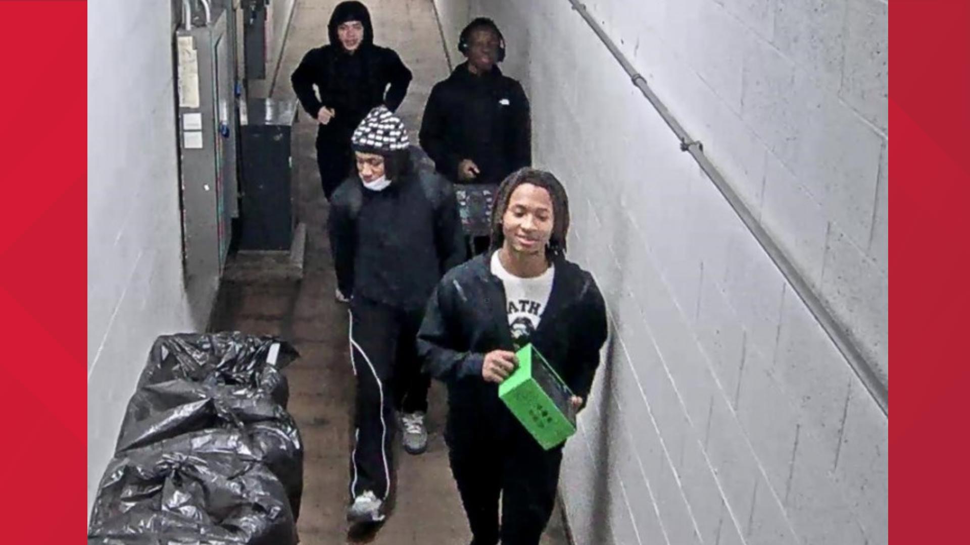 Police seek help identifying Walmart electronics theft suspects | fox43.com
