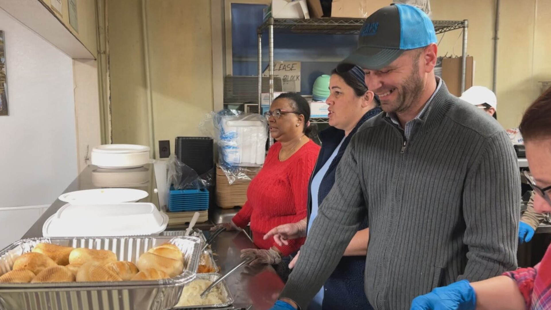 Bethesda Mission hosts first sit down community Thanksgiving dinner ...