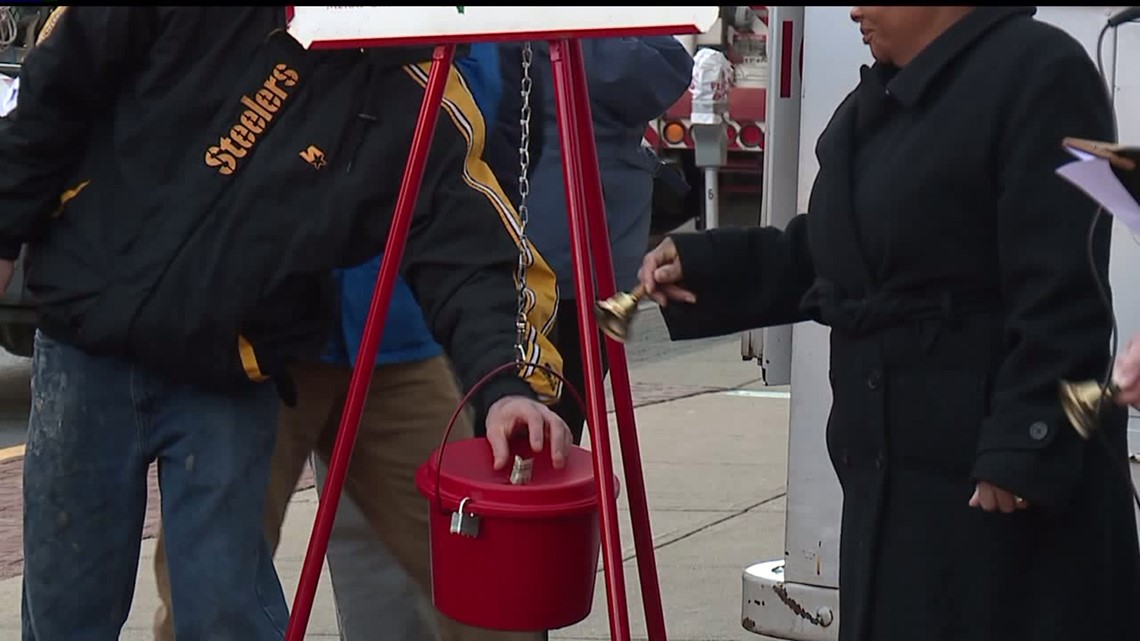 York's Salvation Army rings in Red Kettle campaign to aid local ...