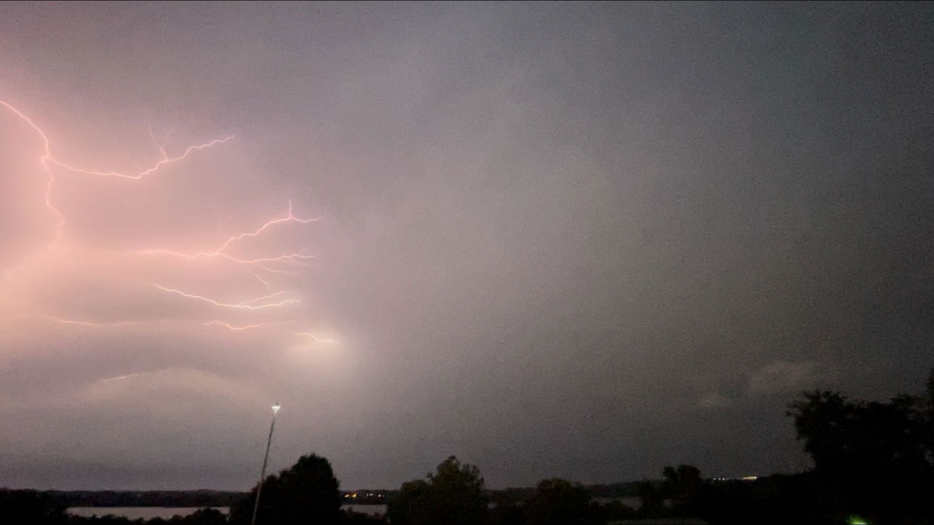 September storms bring plenty of 'striking' lightning photos | fox43.com