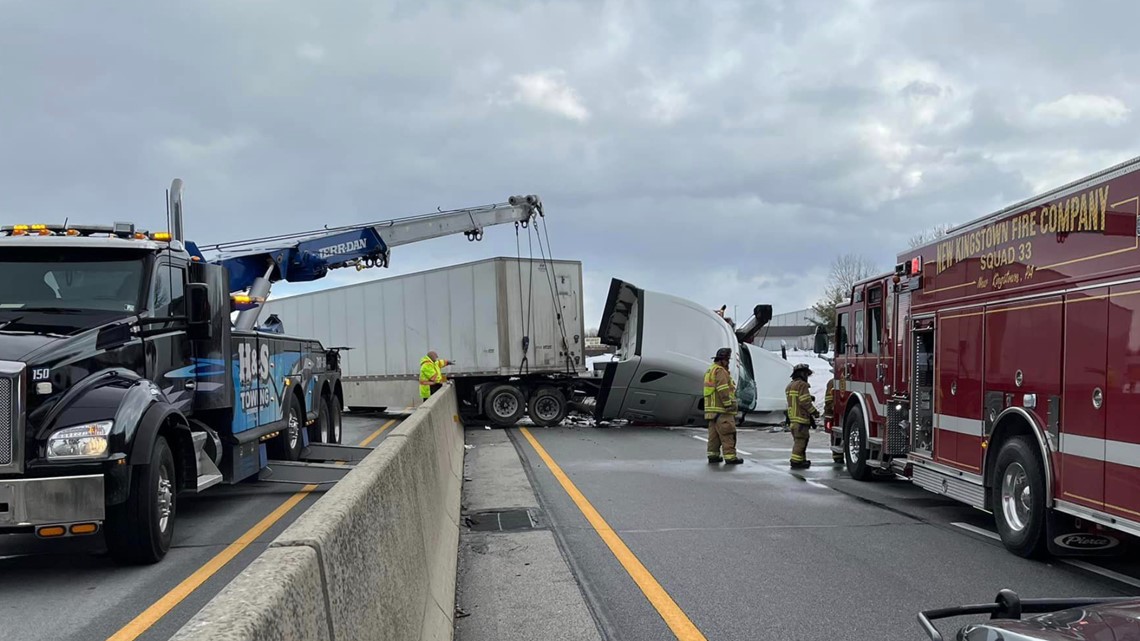 Tractor-trailer jackknifes, closes portion of turnpike | fox43.com