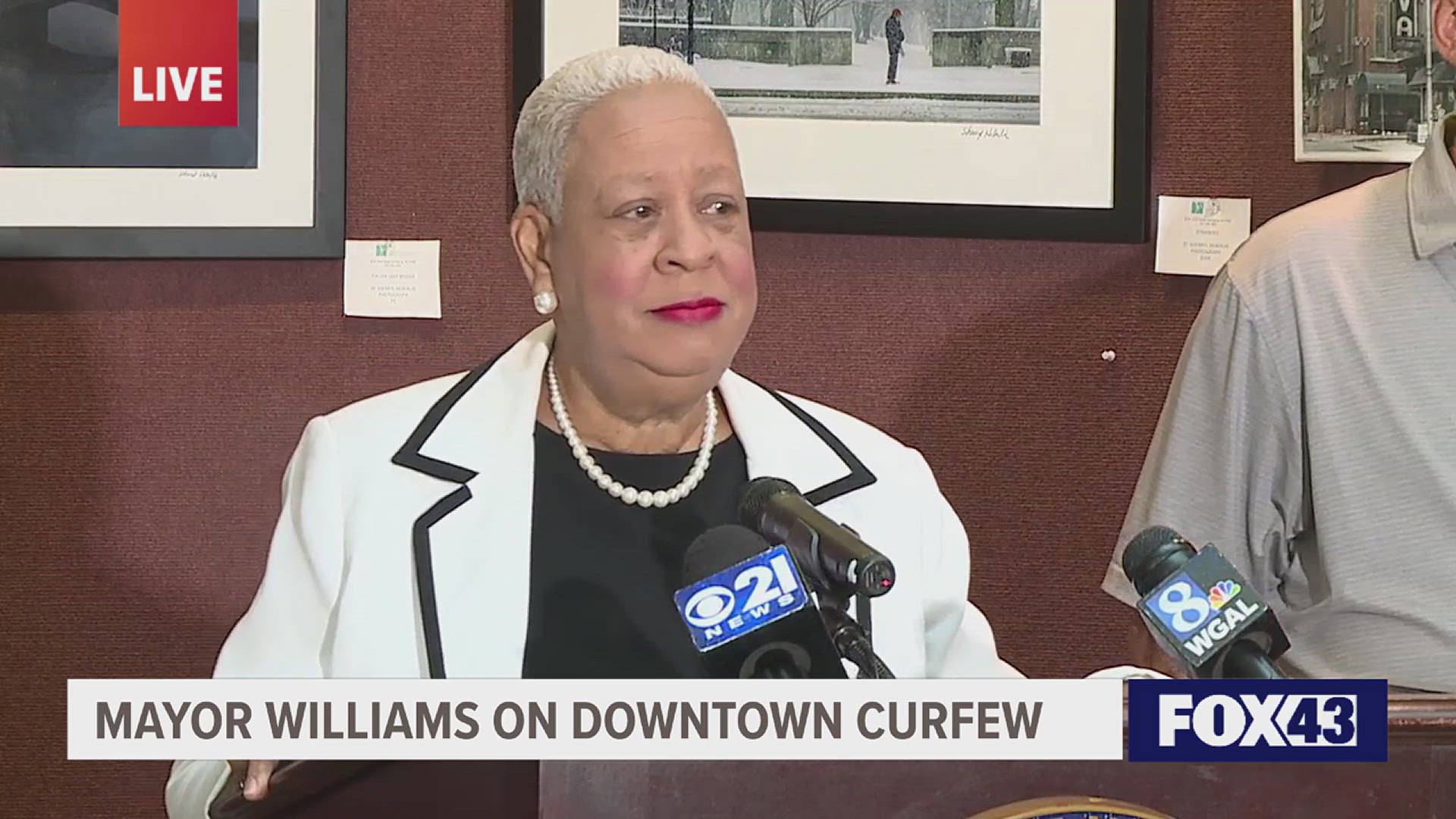 Mayor Wanda Williams to enforce 11PM curfew for minors | fox43.com