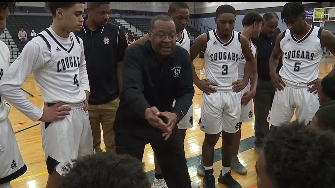 Smallwood and players react to coach’s 600th career win | fox43.com