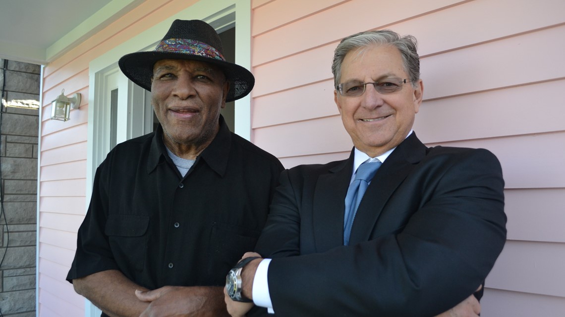 Philly lawyer may join GOP field running for US Senate seat | fox43.com